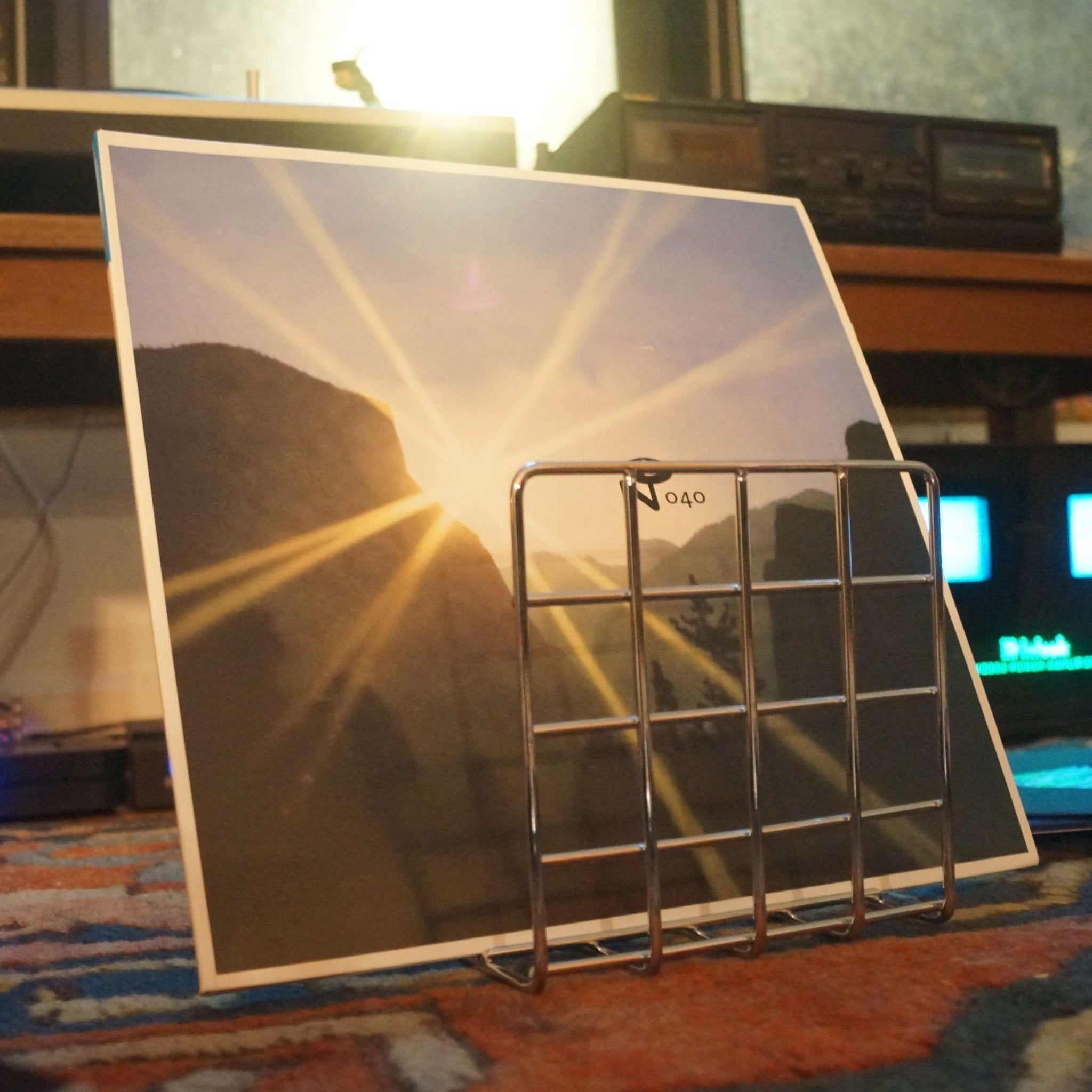 Churvy Record & Book Stand (Chrome Wire Storage Rack) – Olio Music & Art